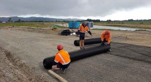 Geogrid adalah lembaran jaring untuk perkuatan tanah